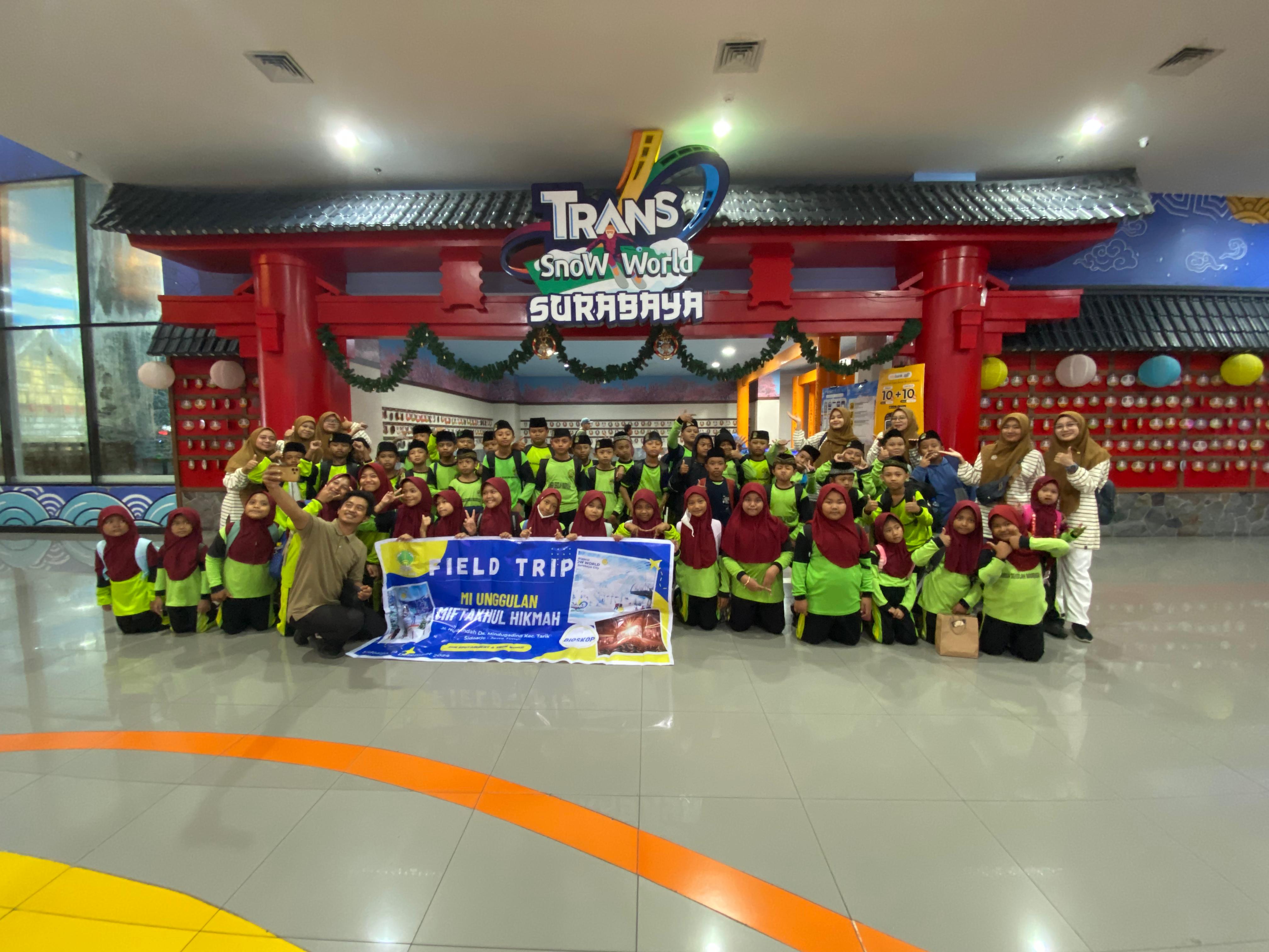 FIELD TRIP GOES TO TRANS SNOW WORLD | MI UNGGULAN MIFTAKHUL HIKMAH